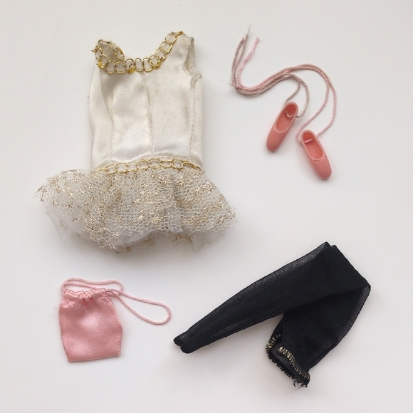 Barbie | Toys | Vintage Barbie 77 Get Ups N Go Ballerina Outfit Tutu ...